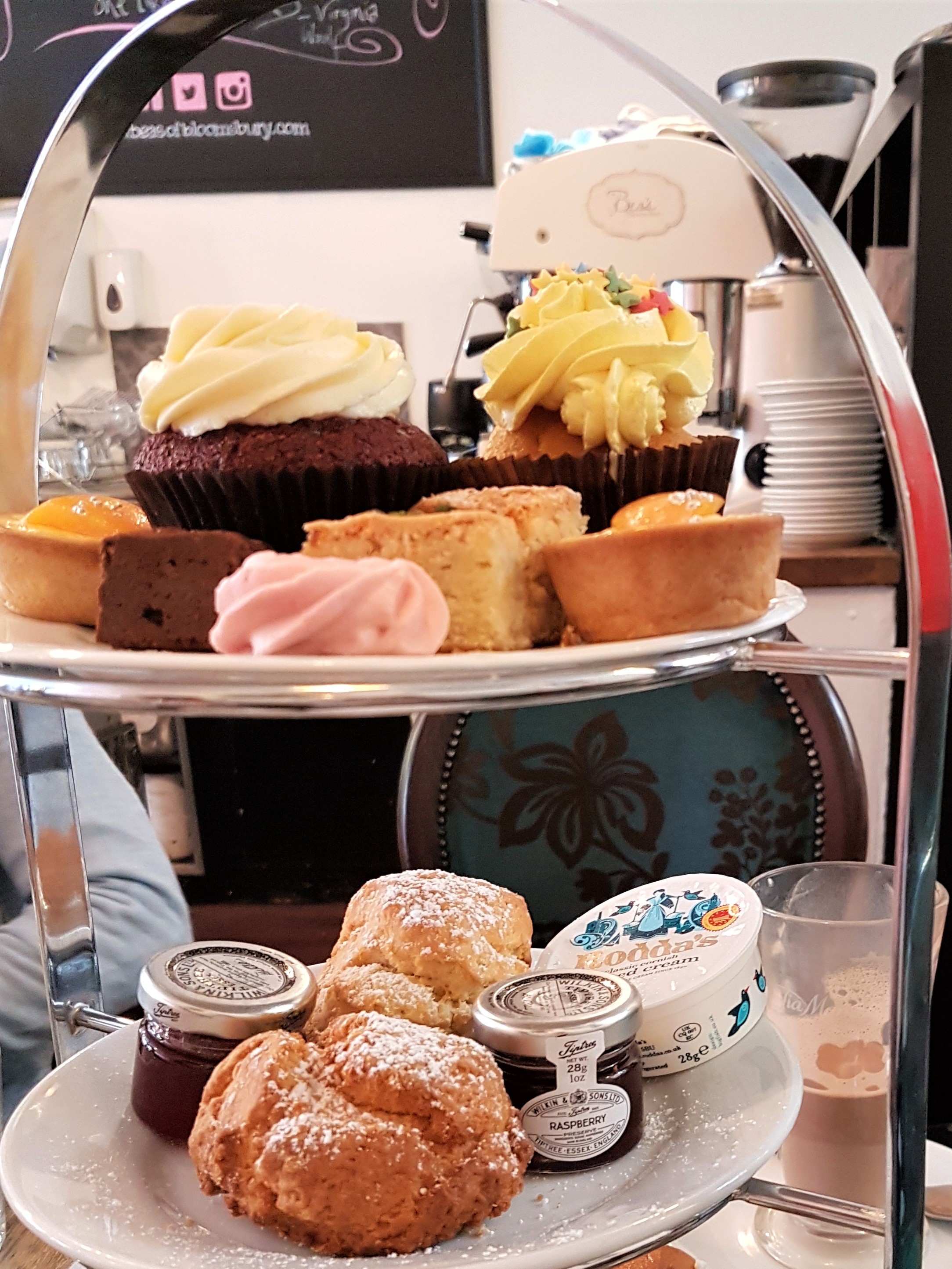 London: Afternoon tea at Bea’s of Bloomsbury – Little Old World